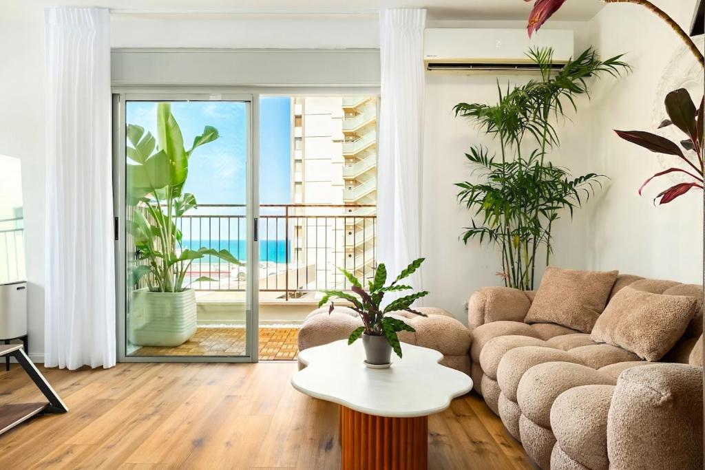 Sea view¢er Tel Aviv&duplex apt with MAMAD, Tel Aviv (preços ...