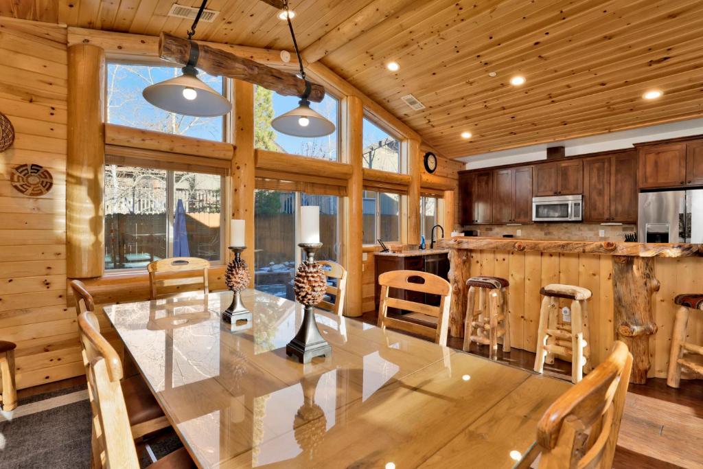 Morning Star Log Cabin at Big Bear Ultra-Modern Castle Glen Mountain ...