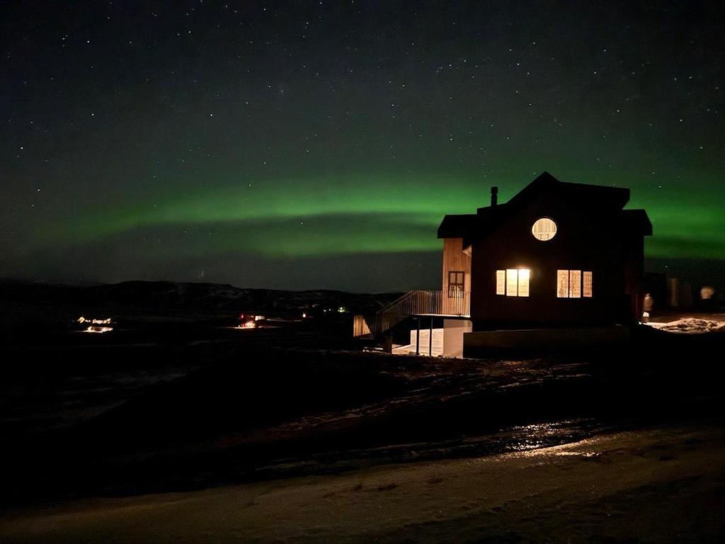 Northern Lights above - skylight windows, Selfoss (posodobljene cene za ...