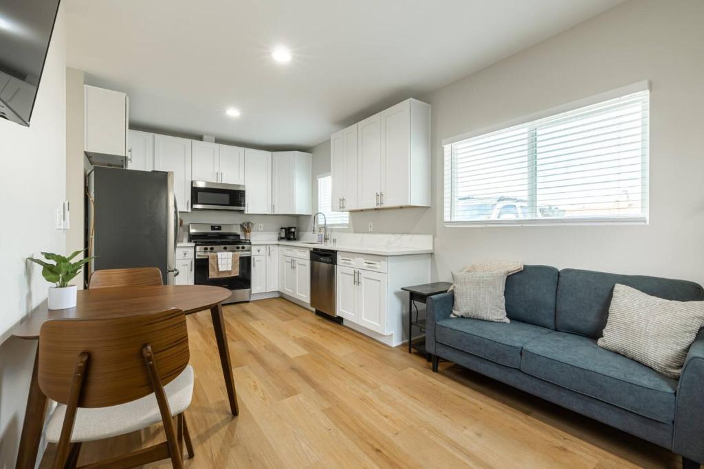 Cozy Casa | Sleek & Modern Monthly Escape, Santee (updated prices 2026)