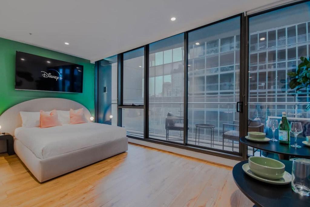 Jade Lane - 2 Queen Bed and Hot Tub with View Parking, מלבורן (מחירים ...