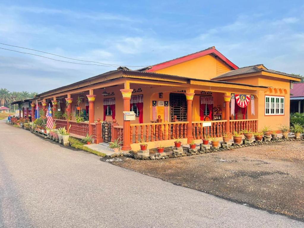 Kak Yah Homestay Gunung Ledang, Bukit Gambir (prezzi aggiornati per il ...