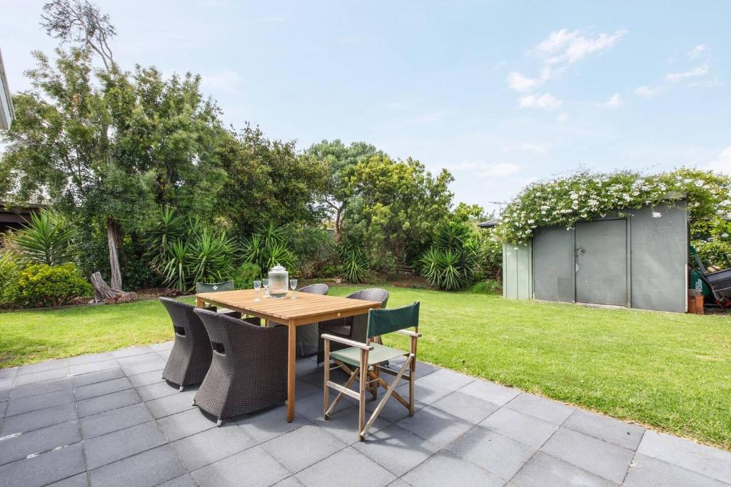 Bayside Cottage - Leafy Stay near Rye Beach and Dining, Rye (updated ...