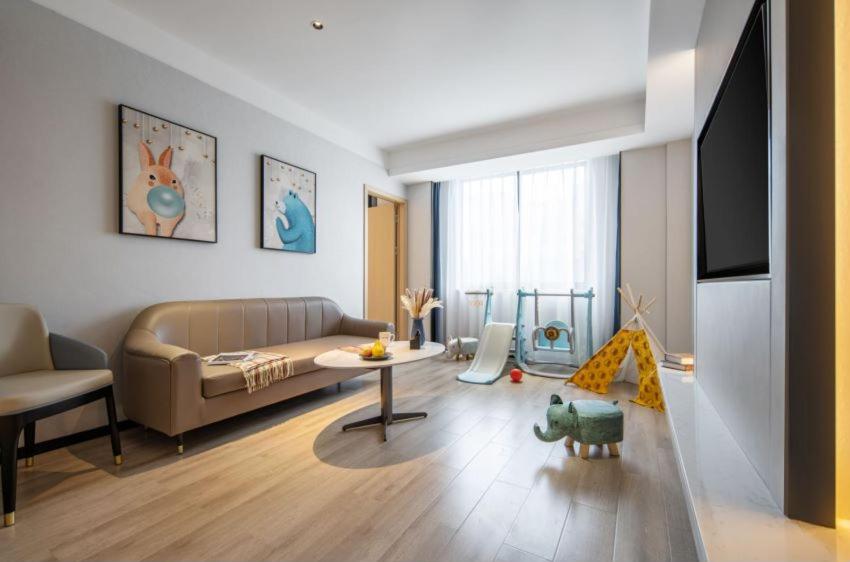 Meisu Huanman Hotel Yueyanglou District Nanhu Square Branch, Yueyang ...