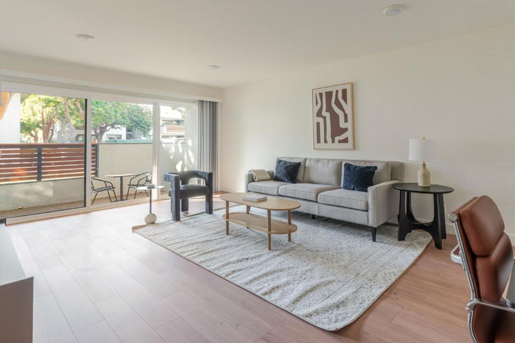 Blueground Cupertino pool nr Memorial Park SFO-2048, Cupertino (prezzi ...