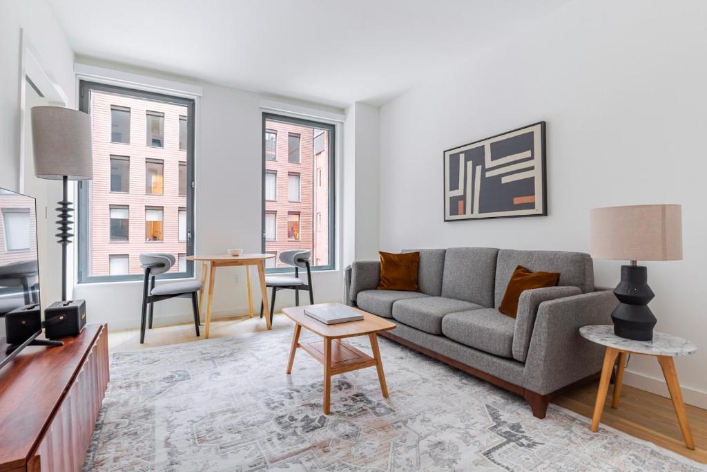 Blueground Chelsea rooftop pool nr The Vessel NYC-2147, New York (harga ...