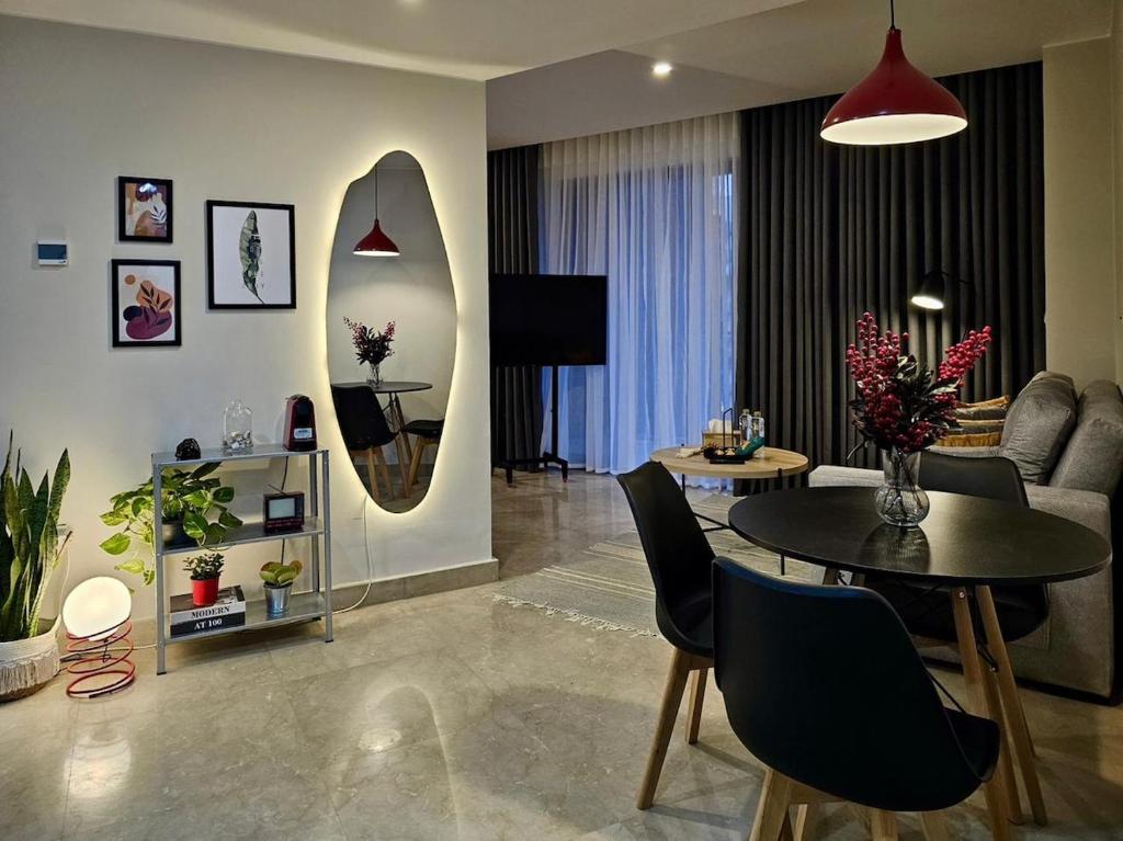Cozy Studio with Stunning City View in Sheikh Zayed, Sheikh Zayed ...