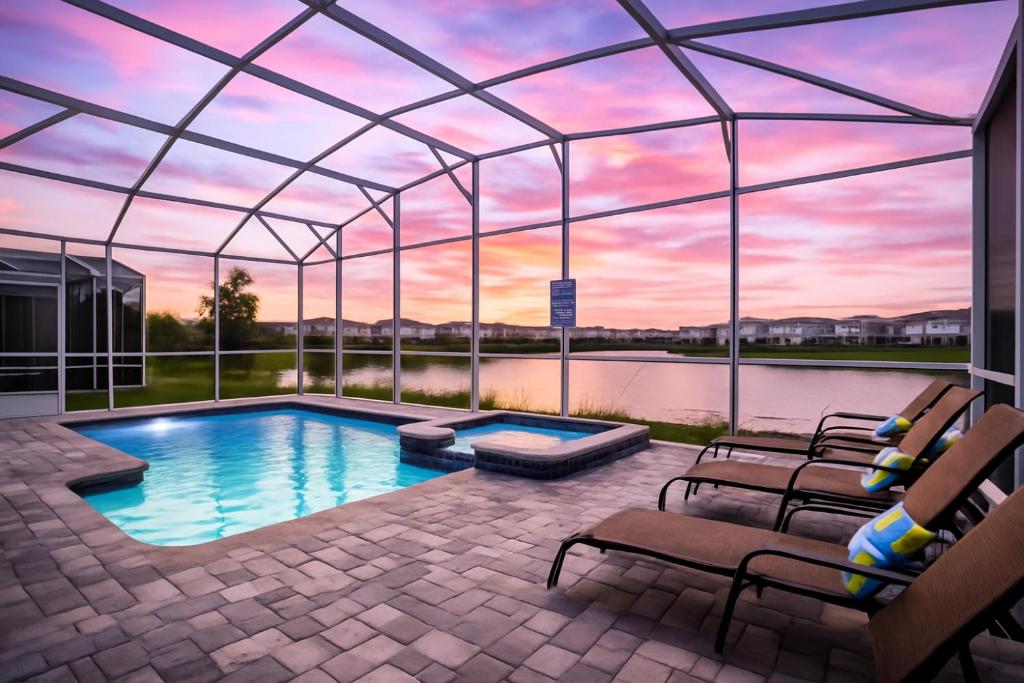 9BR Lakeview Villa - Pool Jacuzzi & Pool Table, Kissimmee (prețuri ...