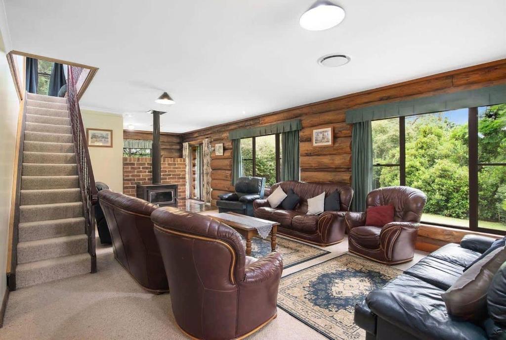 Canobolas Mountain Four-Bedroom Log Cabin, Lidster (updated prices 2026)