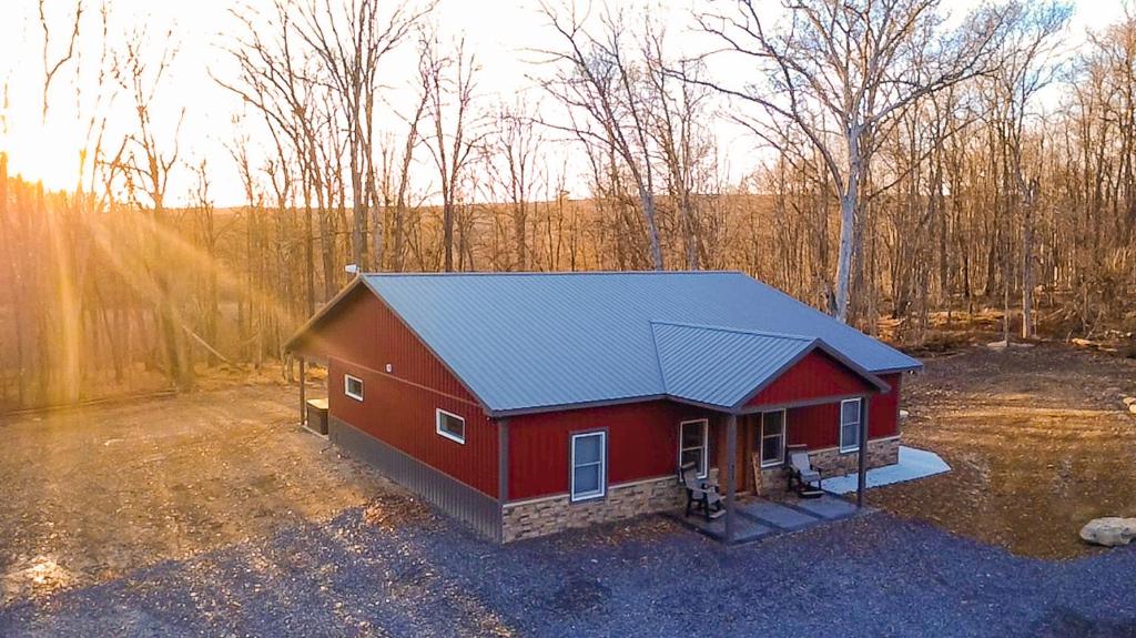 Snaggy Mountain Oasis- 3 bedroom with Hot Tub Near Trails, Alpine Lake ...