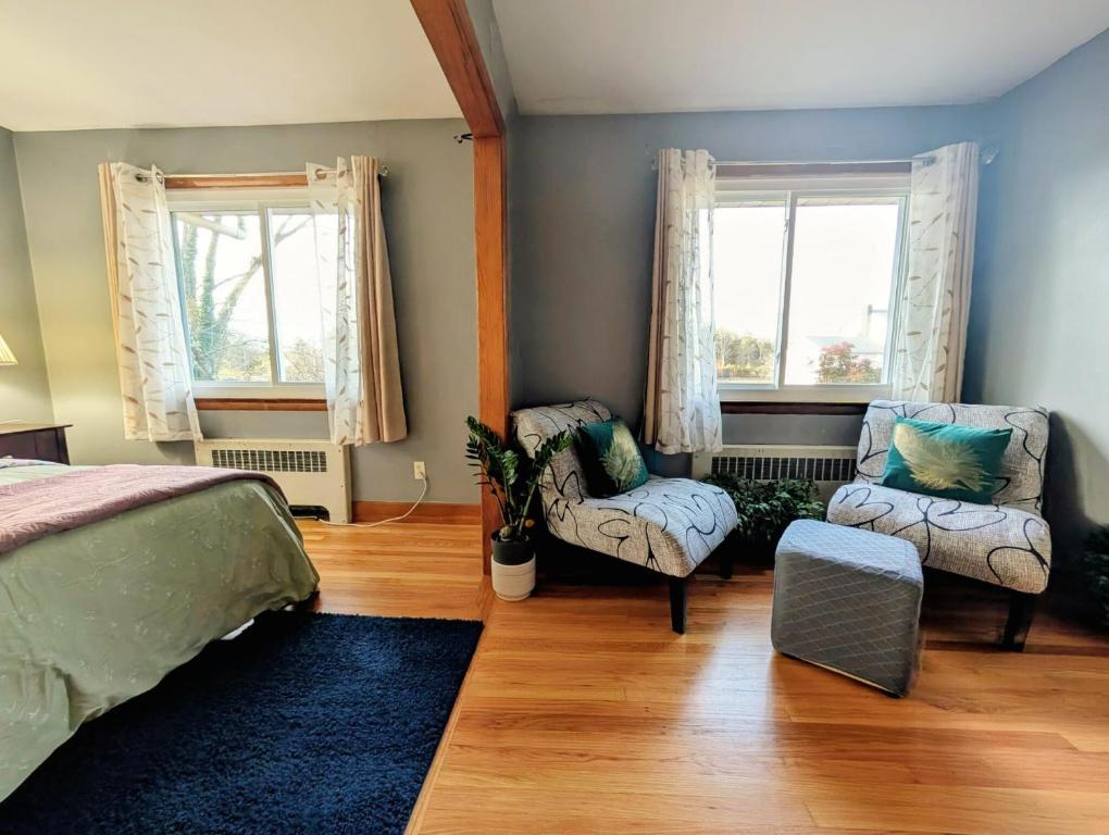Private Room 3 near Rutgers, Newark, NYC, JFK, EWR, Ukrainian Village ...