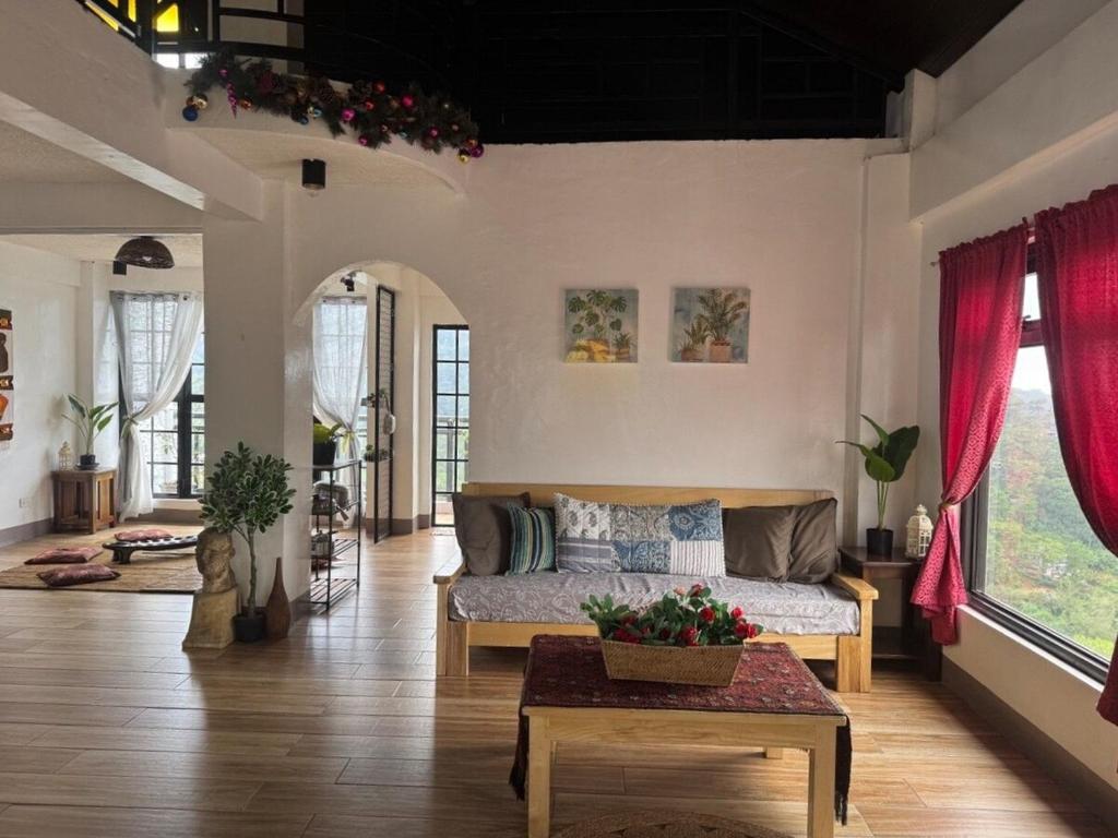 Art Studio Loft Apartment with Stunning Views, Baguio (updated prices 2025)