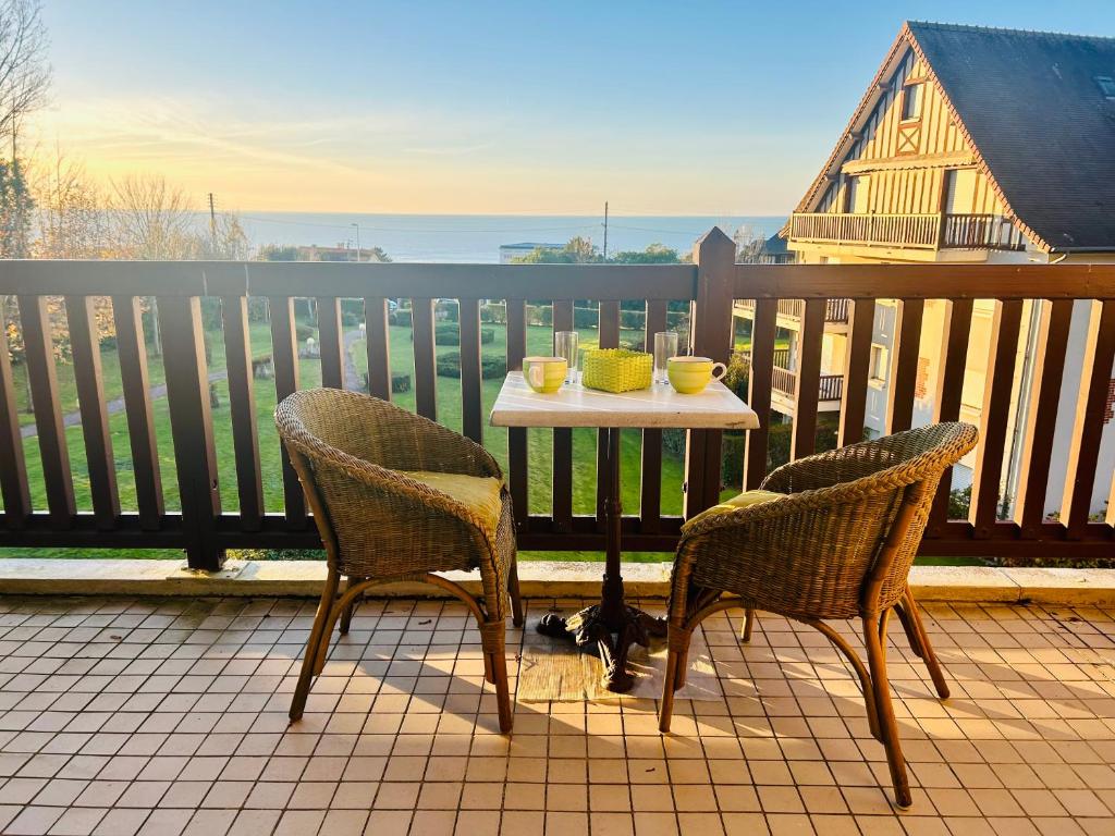 Chez Maryse 2 pièces vue mer parking privé, Trouville-sur-Mer (precios ...