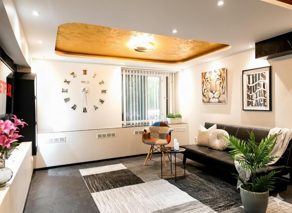 Eclectic Urban Gem w Own Entrance, Near Metro, Helsinki (prezzi ...