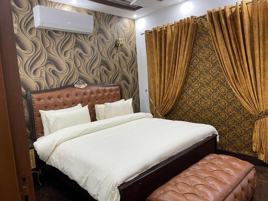Executive Room Attach Bath DHA Phase 6 Lahore, Lahore (updated prices 2026)