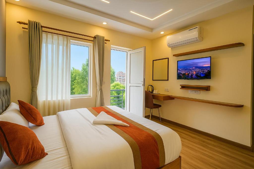 Royal Chamber Rooms Restaurant & Rooftop Bar - Near Pashupatinath ...