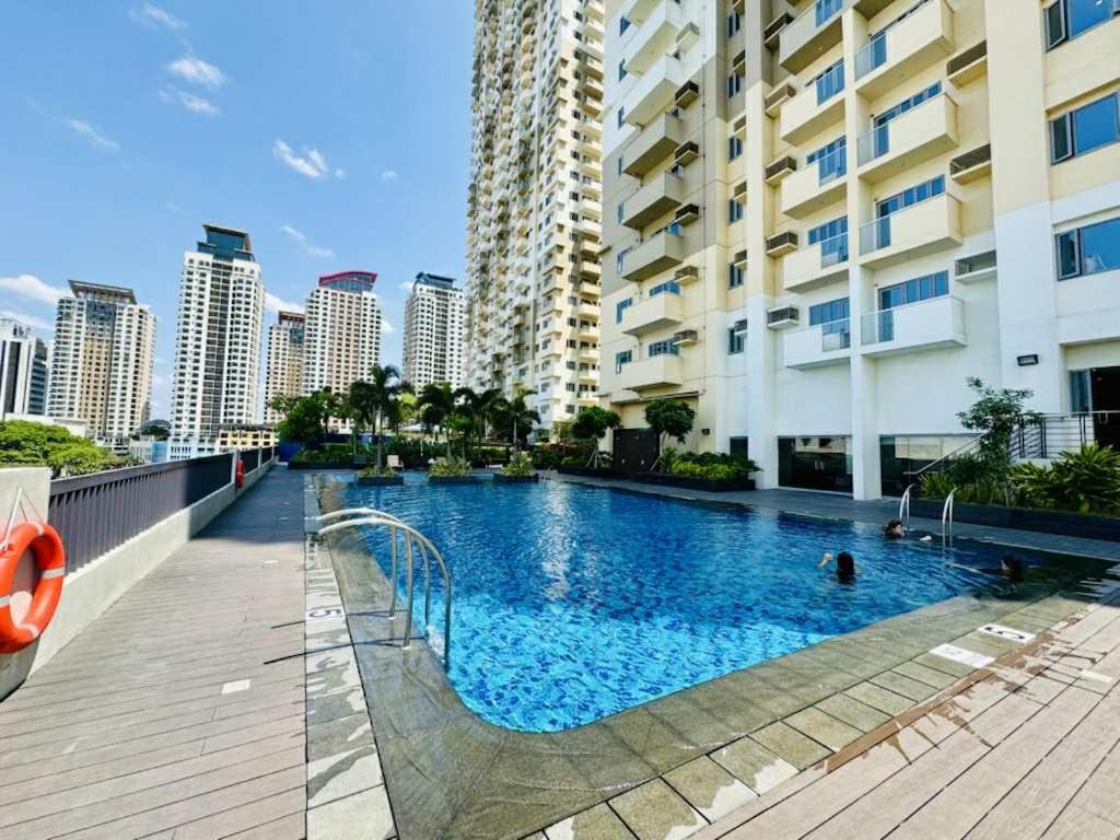Aesthetic Staycation Quezon City Cubao - Manhattan plaza, Manila ...