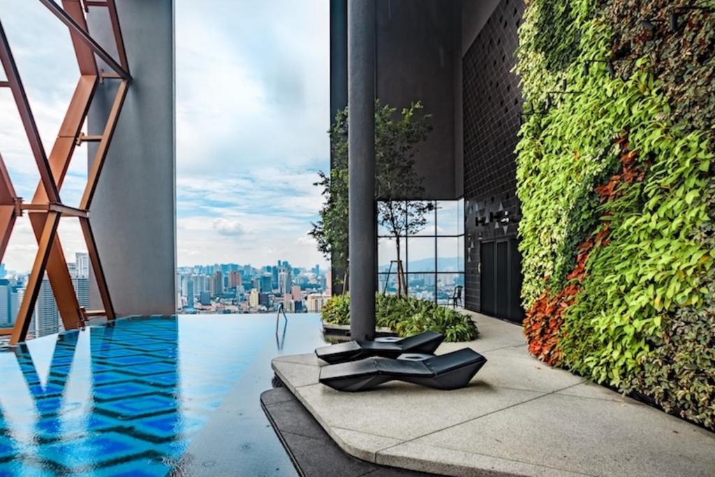 Scarletz Suites KLCC Rooftop Infinity Pool Near Twin Towers, Kuala ...