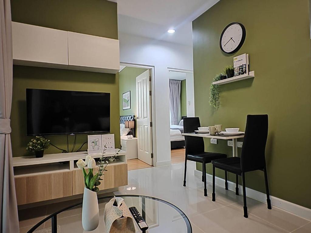 Nirin 2 Queen Bedroom, BTS Punnawithi Udomsuk, Garden view، Amphoe Phra ...