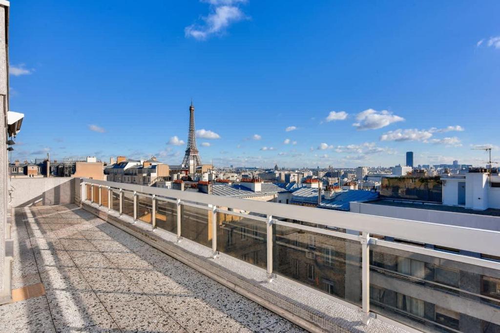 Splendide terrasse avec vue Tour Eiffel, Paris (tarifs actualisés, 2025)