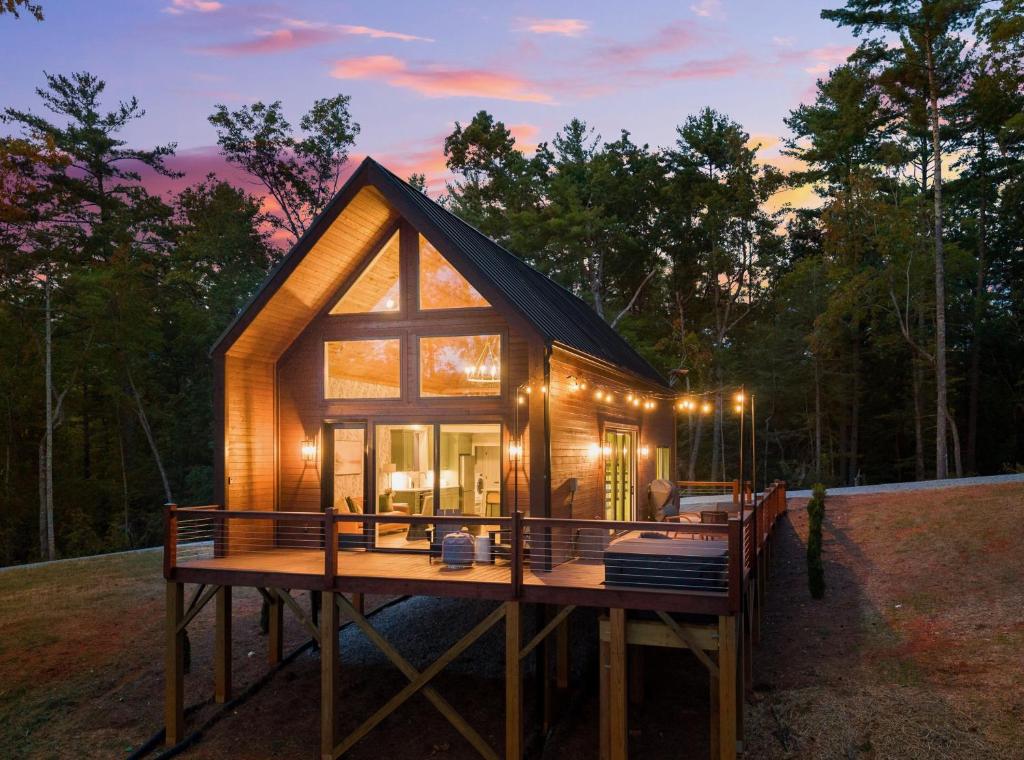 Chestatee Cabin w Hot Tub Pickleball Near Helen GA, Turners Corner ...