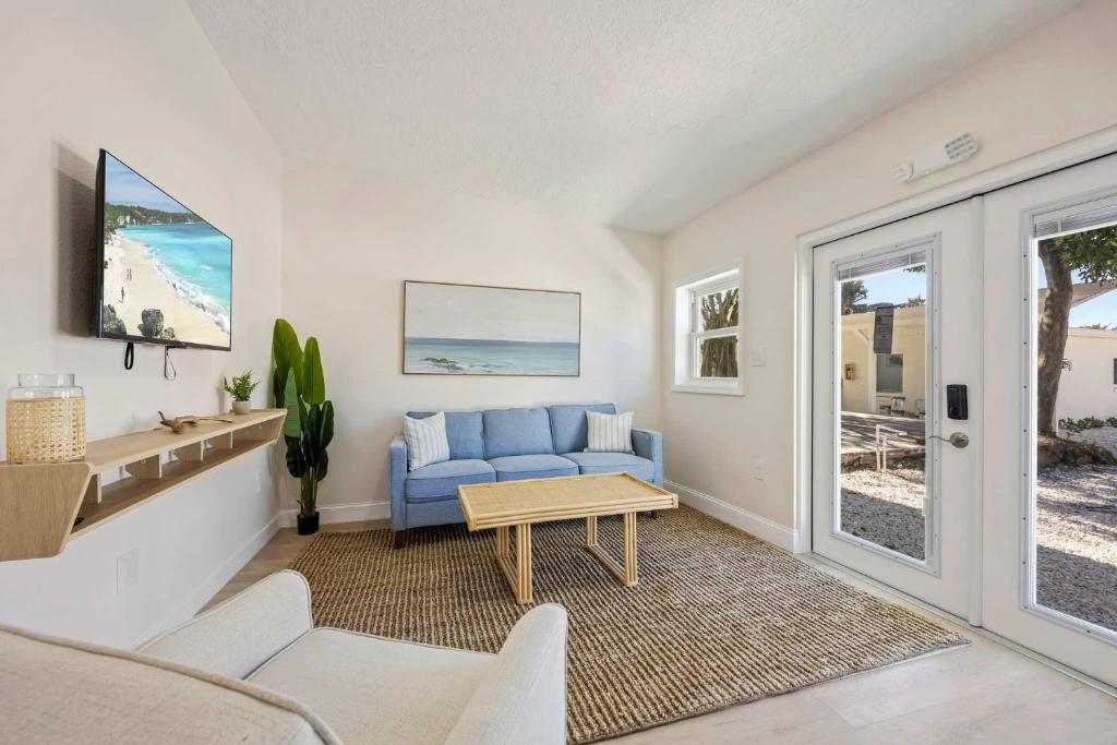 Welcome to The Drift Your Laid-Back Beach Escape in Cocoa Beach, Cocoa Beach (ενημερωμένες τιμές ...