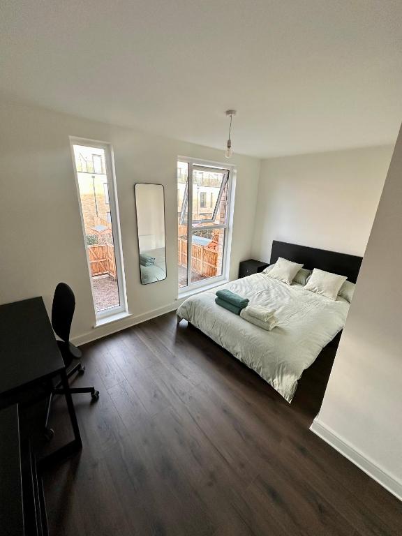 The Green Room - Fast Wi-Fi - New Built Modern House, Moffat ...