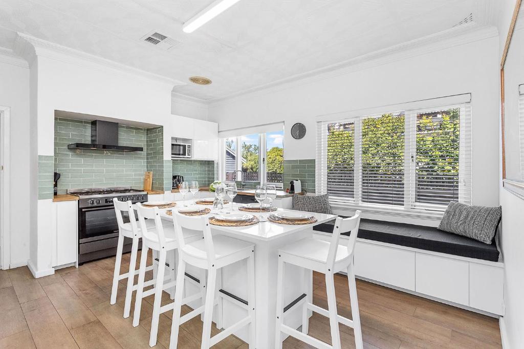 Cosy Bassendean Family Cottage, Perth (updated prices 2026)