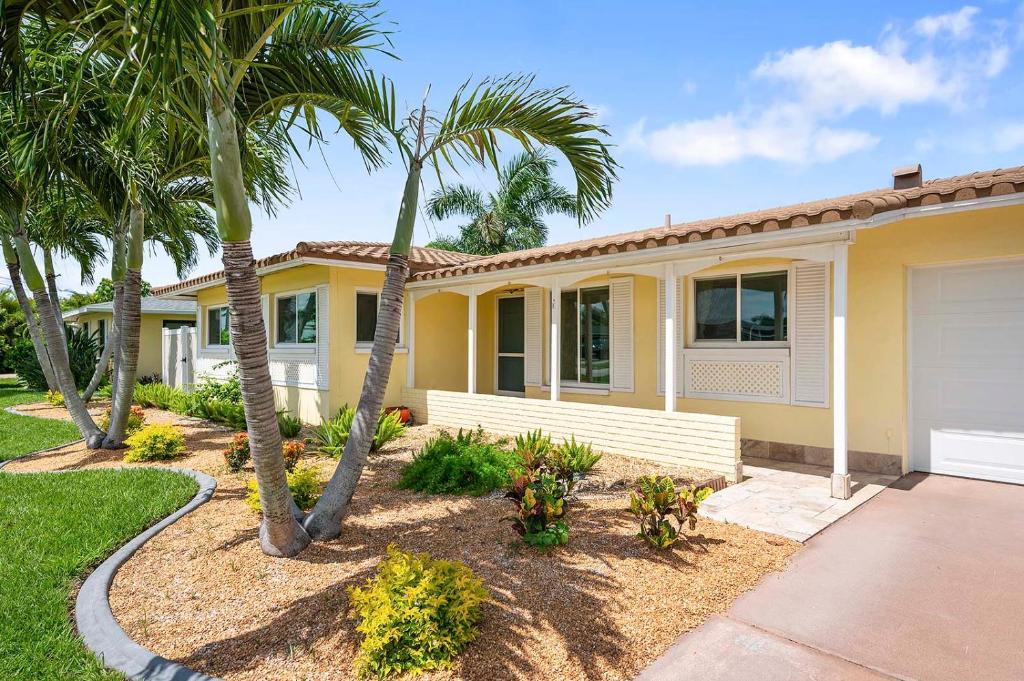 Modern Sailor, Cape Coral (updated prices 2026)