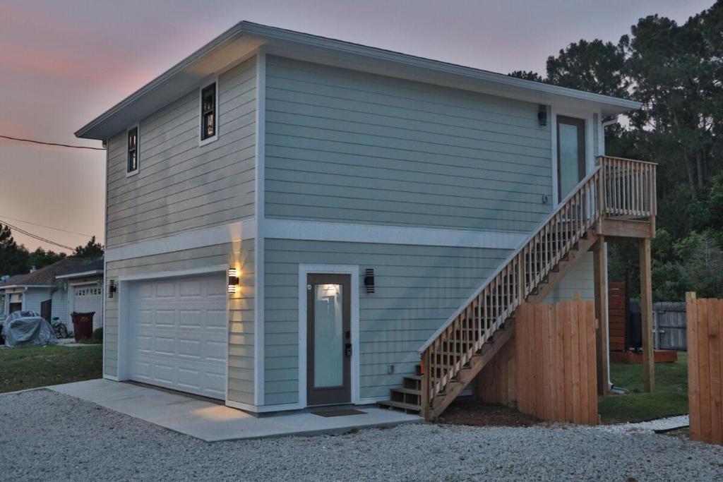 Beach Apt with Fire pit, boat parking and Grill, Gulf Breeze ...