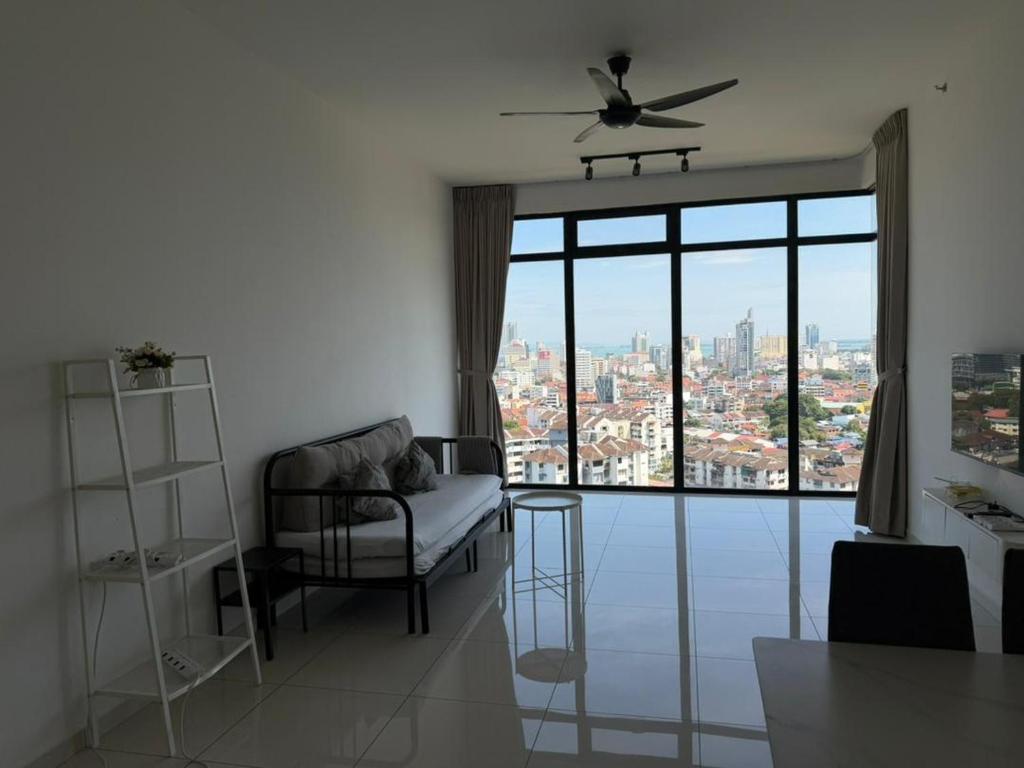 Beacon Executive Suites with Infinity Pool by BNB4U, George Town ...
