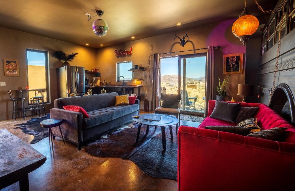 Casa Shangri-La - Eclectic Tiny House in the Heart of Terlingua near ...