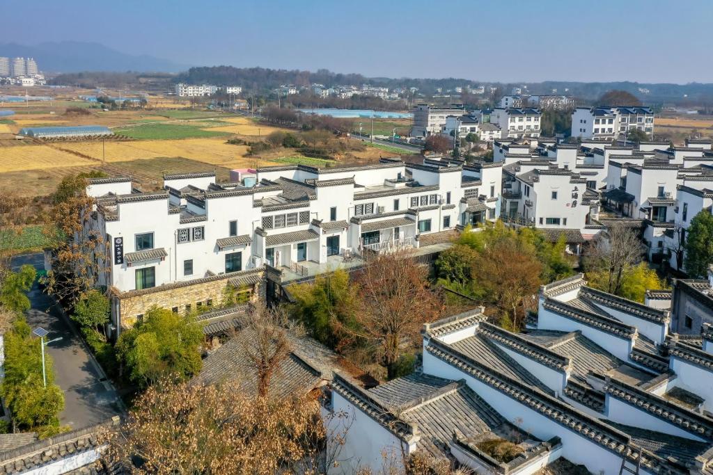Huazhu Luxury Huangshan Grand Hotel & B&B Xixinan Ancient Village ...