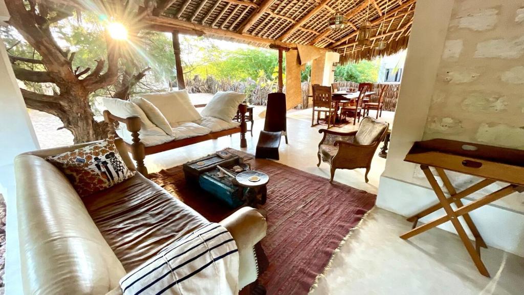 Hidden Paradise Moonrise beachfront at Che Shale Bay The Mahamri House ...