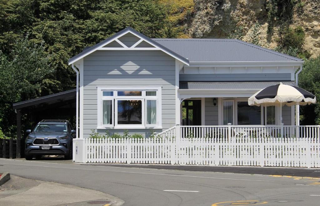 Seapoint Cottage, Luxury Accommodation, Napier (updated prices 2026)