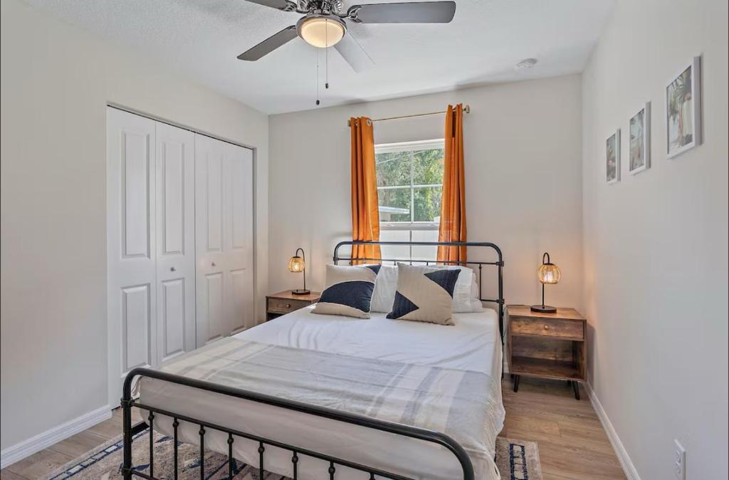 Chic downtown gem - the coconut hut, Sarasota की (2026 के लिए अपडेट हुई ...