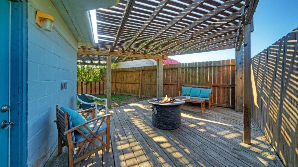 2 Cozy Cottages Fire Pit Walkable Location in Spanish Village, Port ...