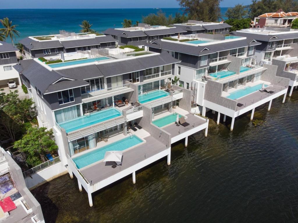 Beachfront residence - just a step from the beach، Laguna Phuket (أسعار ...
