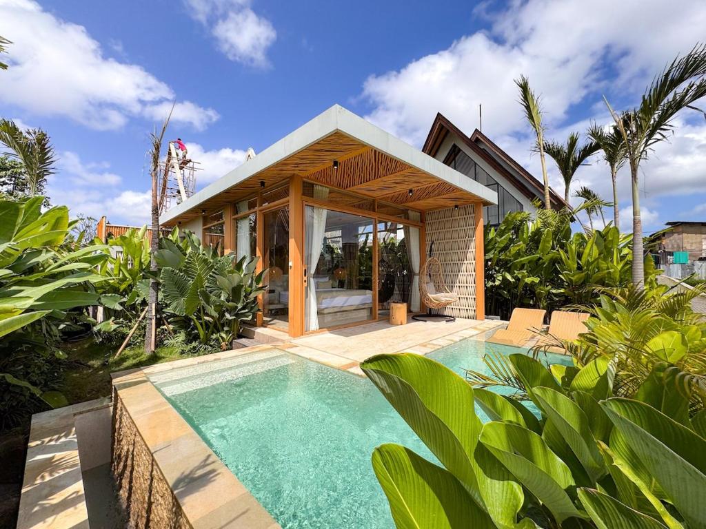 Desa Hut - Serene Tropical Hideaway Rice Fields near Seminyak ...