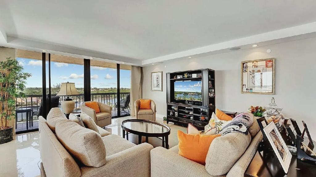Elegant Two-Bedroom Oceanfront Condo in Highland Beach, Highland Beach ...