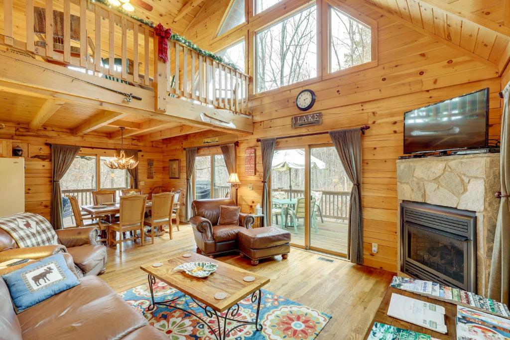 Views and Lake Access Secluded Cabin Escape in Nebo, Dysartsville ...