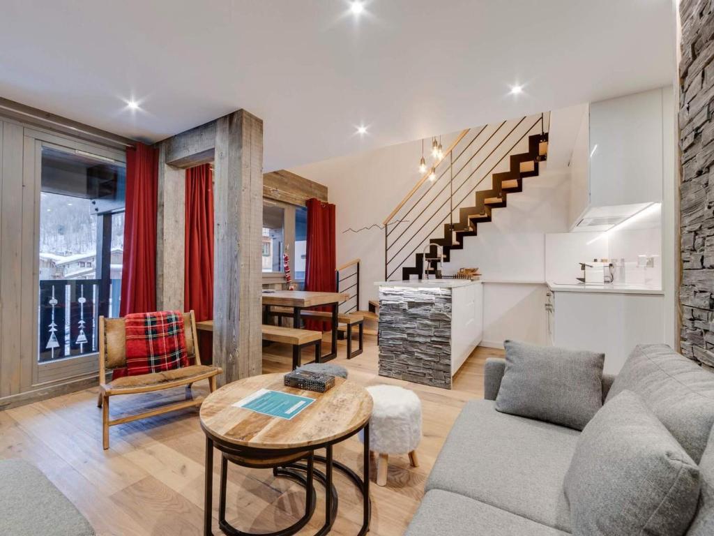 Duplex rénové avec balcon à Val d'Isère, parking inclu - FR-1-862-24 ...