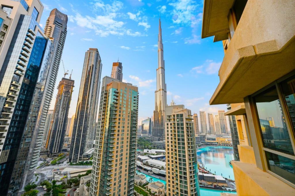 22nd Floor Burj Khalifa View 5 Min Walk Dubai Mall, Dubai (updated ...