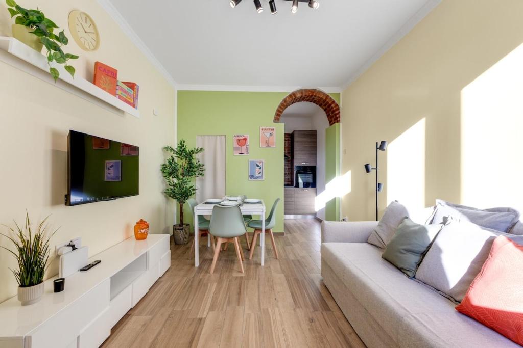 Modern apartment 10 min to Duomo, M3 Rogoredo, Milán (precios ...