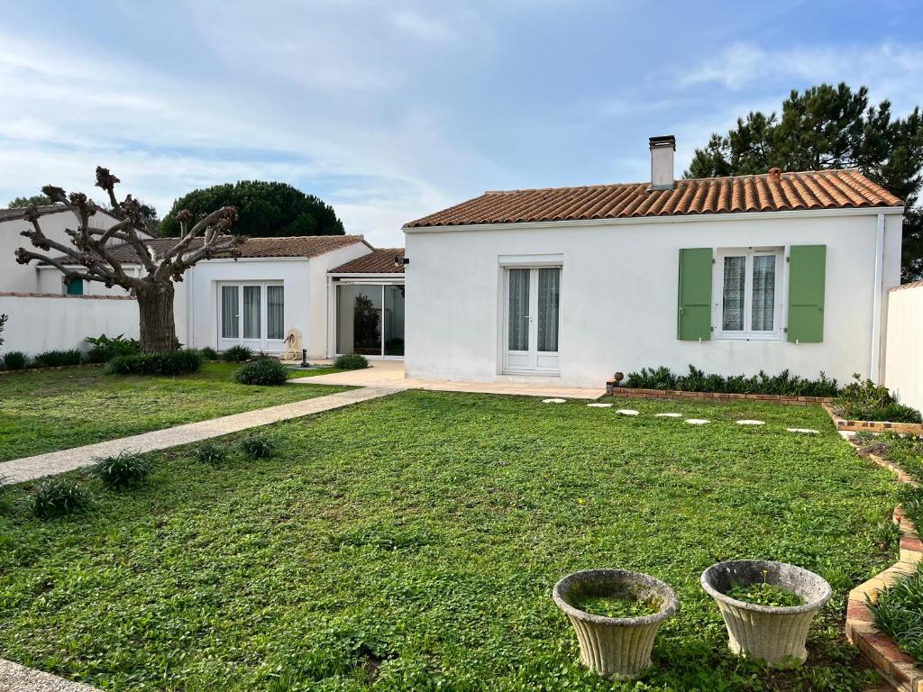 Havre de paix proche mer et village- Jardin et parking, Le Bois-Plage ...