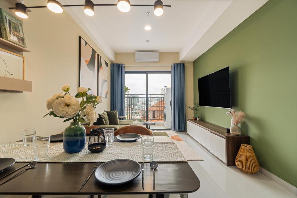 Soho Residence and Apartments by Acacia Living - City Center District 1 ...