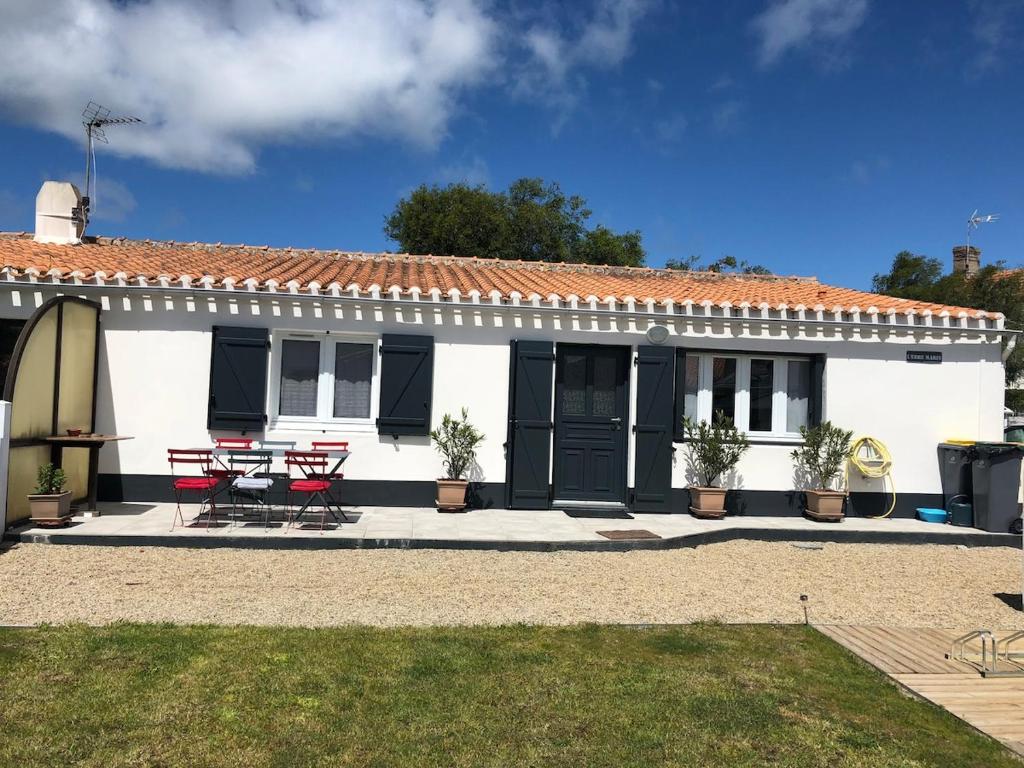À 2 pas du centre-ville et proches des plages, La Celle-sous-Gouzon ...