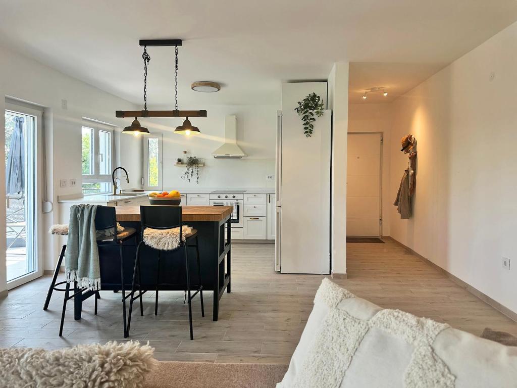 Mali Raj, Mala Ivanča (prezzi aggiornati per il 2026)