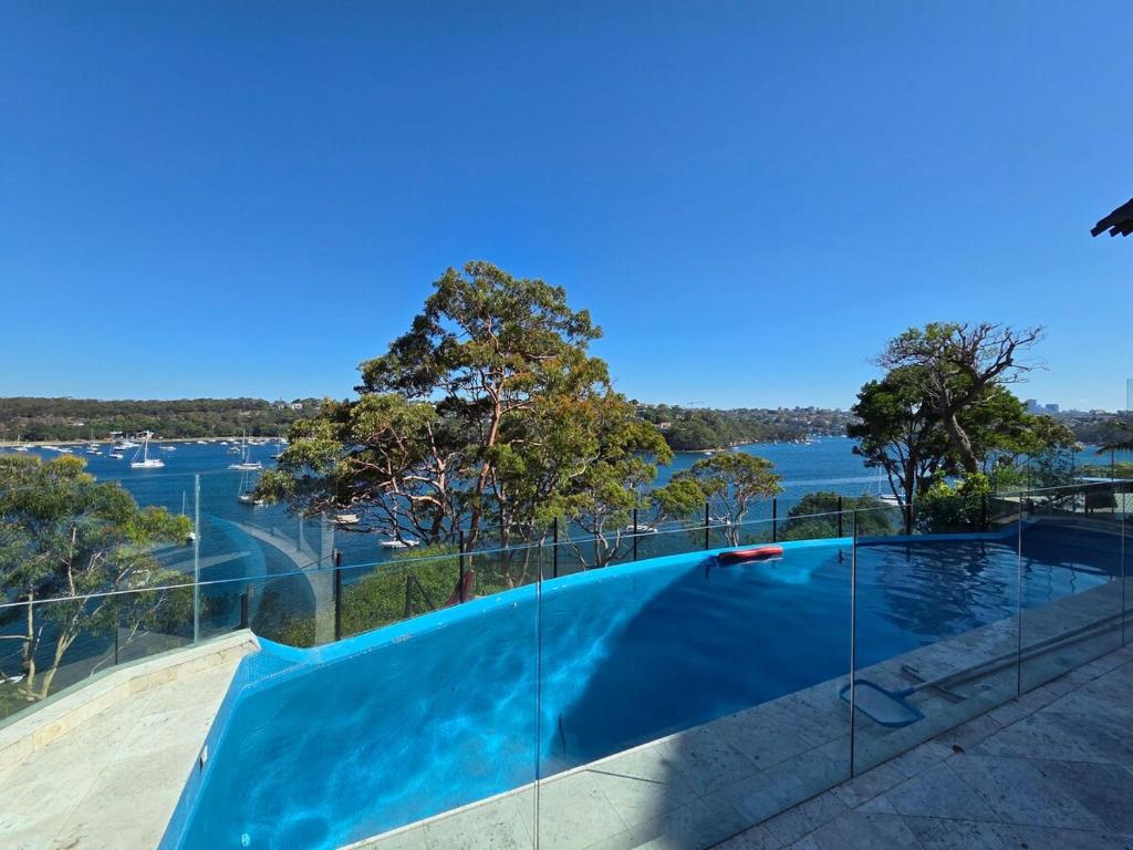 Oceanfront Luxe Retreat with Pool n Jetty n Sauna, Sydney (preços ...