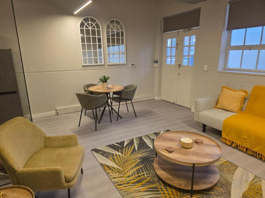 Cape Town Junction Unit 17 Free Parking,wifi, Pool, near to waterfont ...
